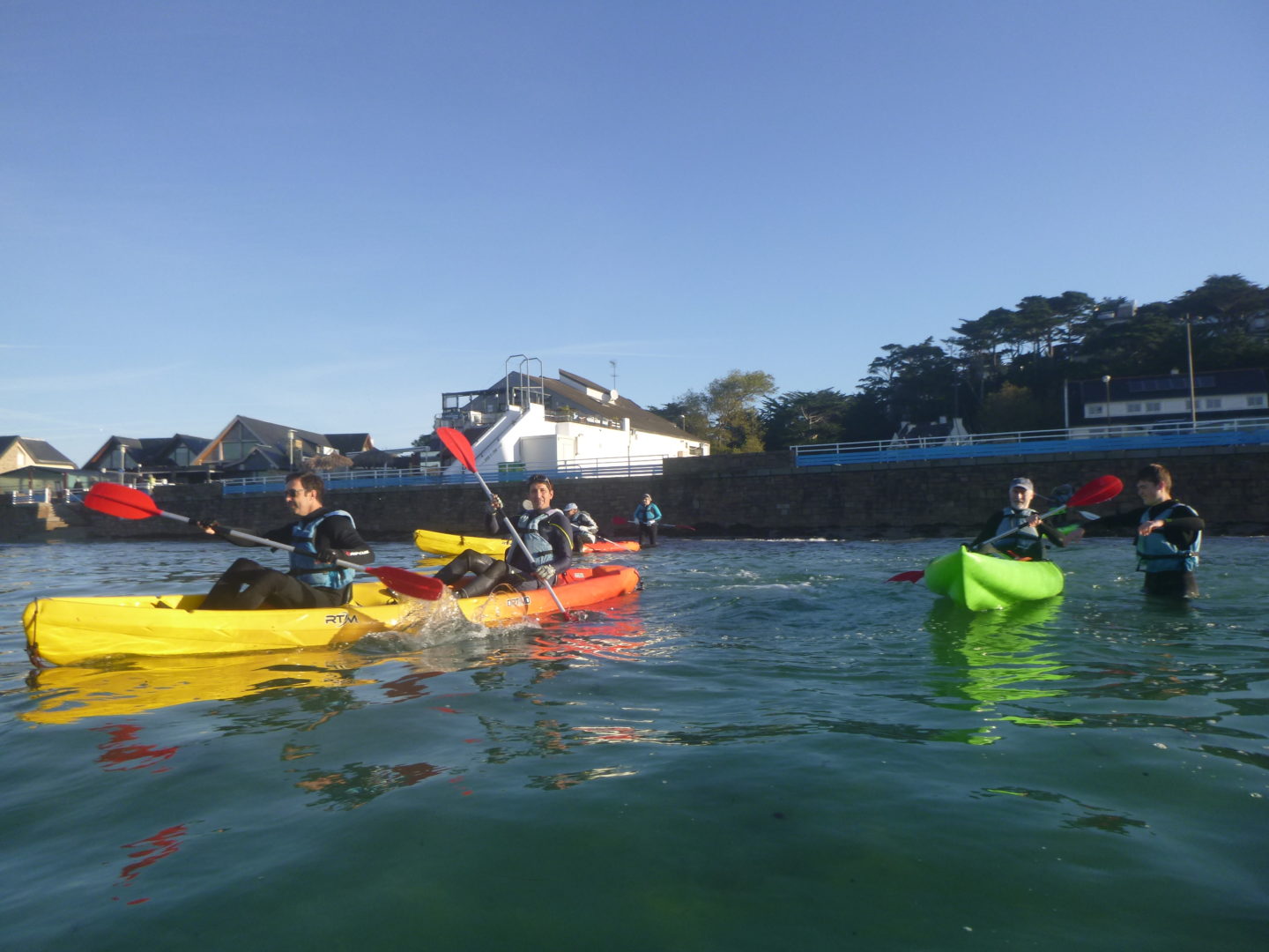 ⛵️ Présentation de l'école de voile de trébeurden sur la côte de granit ...